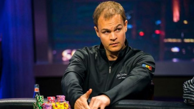 Andrew Robl mette in riga il "maniac" Matt Kirk: la mano è incredibile